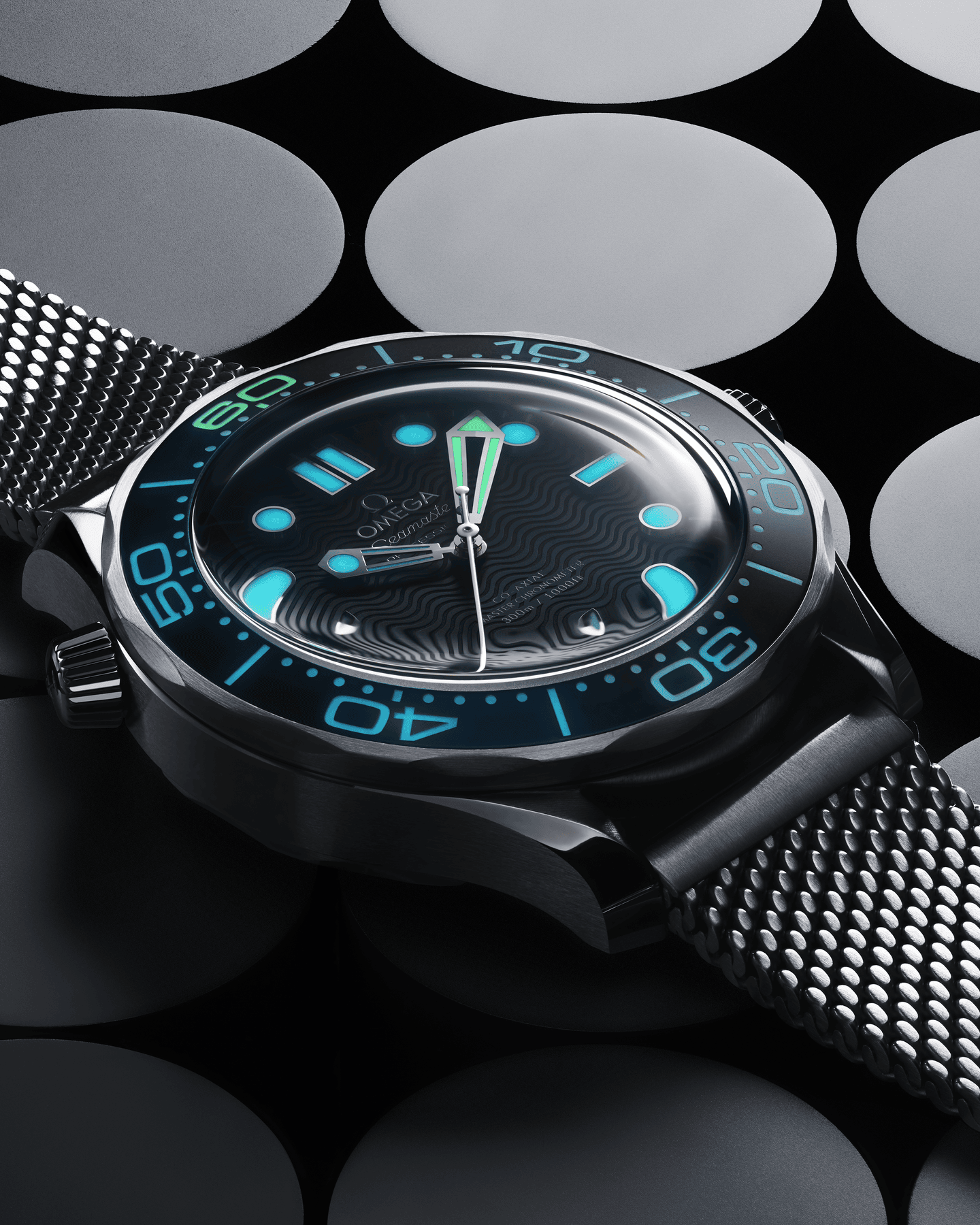 海马系列 300米潜水表 詹姆斯·邦德60周年纪念腕表 - 210.30.42.20.03.002 | OMEGA®