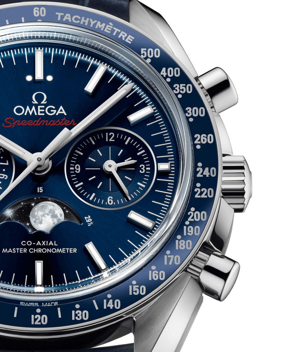 超霸系列 月相功能 44.25毫米, 精钢表壳 搭配 皮表带 - 304.33.44.52.03.001 | OMEGA®